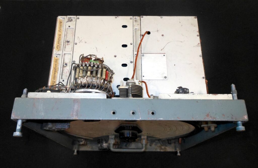 WW2 German Wehrmacht Fu.H.E.b – Funkhorchempfänger b – RADIO RECEIVER ...